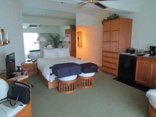 Hotels.com - Deals & Discounts for Hotel Reservations from Luxury ...