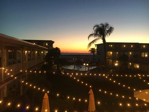 Book Thunderbird Beach Resort in Treasure Island | Hotels.com