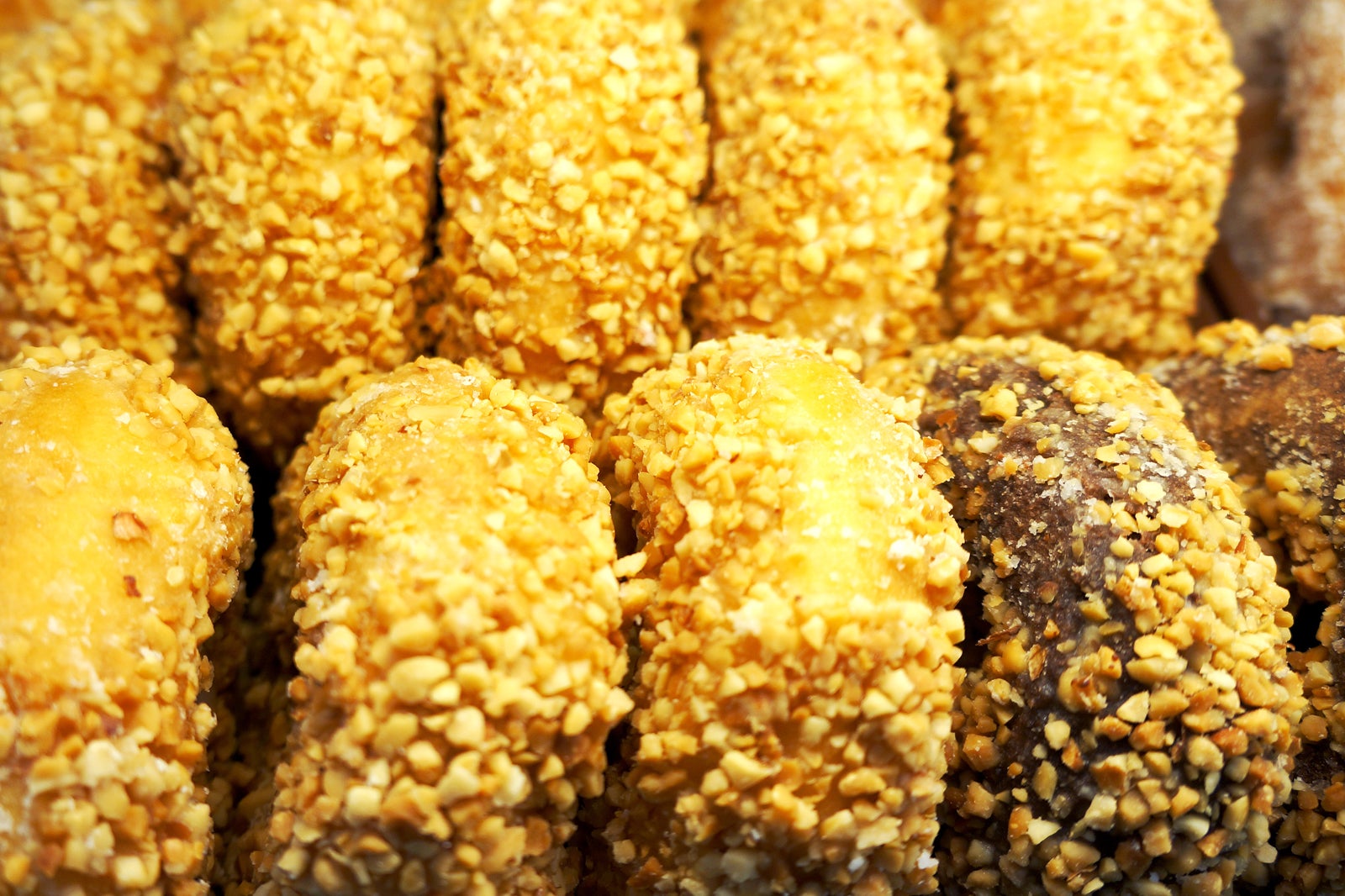 10 Best Local Dishes from Buffalo - Famous Food Locals Love to Eat in ...