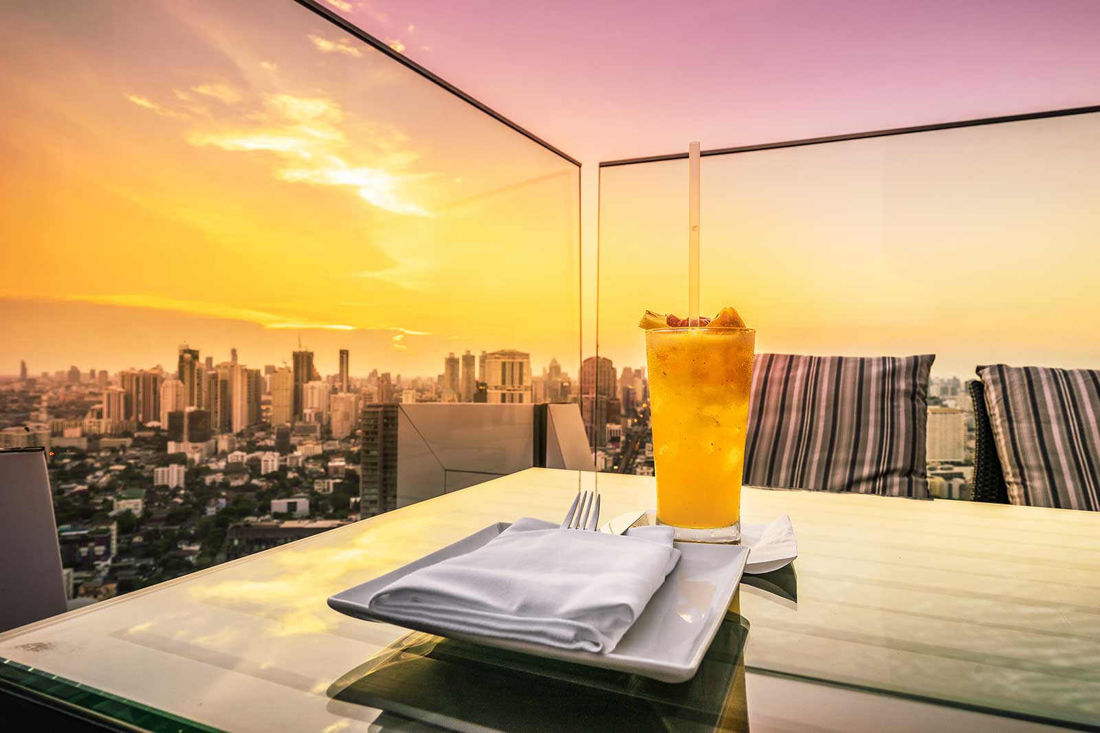 10 Best Shanghai Nightlife - Where to Go in Shanghai at Night? - Go Guides