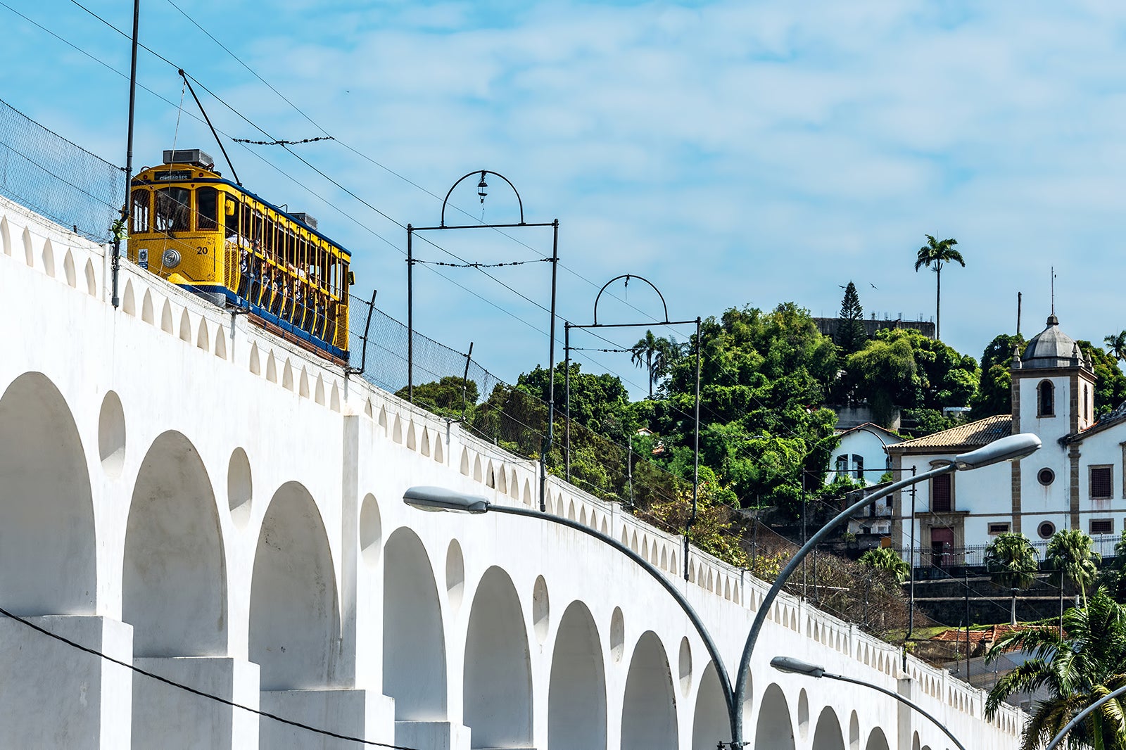 Avenida Mem de Sá no Rio de Janeiro - O berço do charme carioca - Go Guides