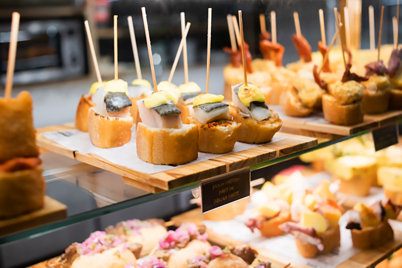The 10 Best Restaurants Serving Local Food in Seville - Where to Try ...