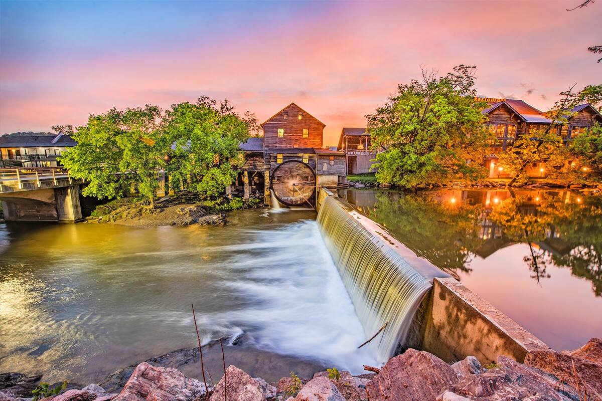 Pigeon Forge What You Need To Know Before You Go Go Guides pigeon-forge-what-you-need-to-know-before-you-go-go-guides