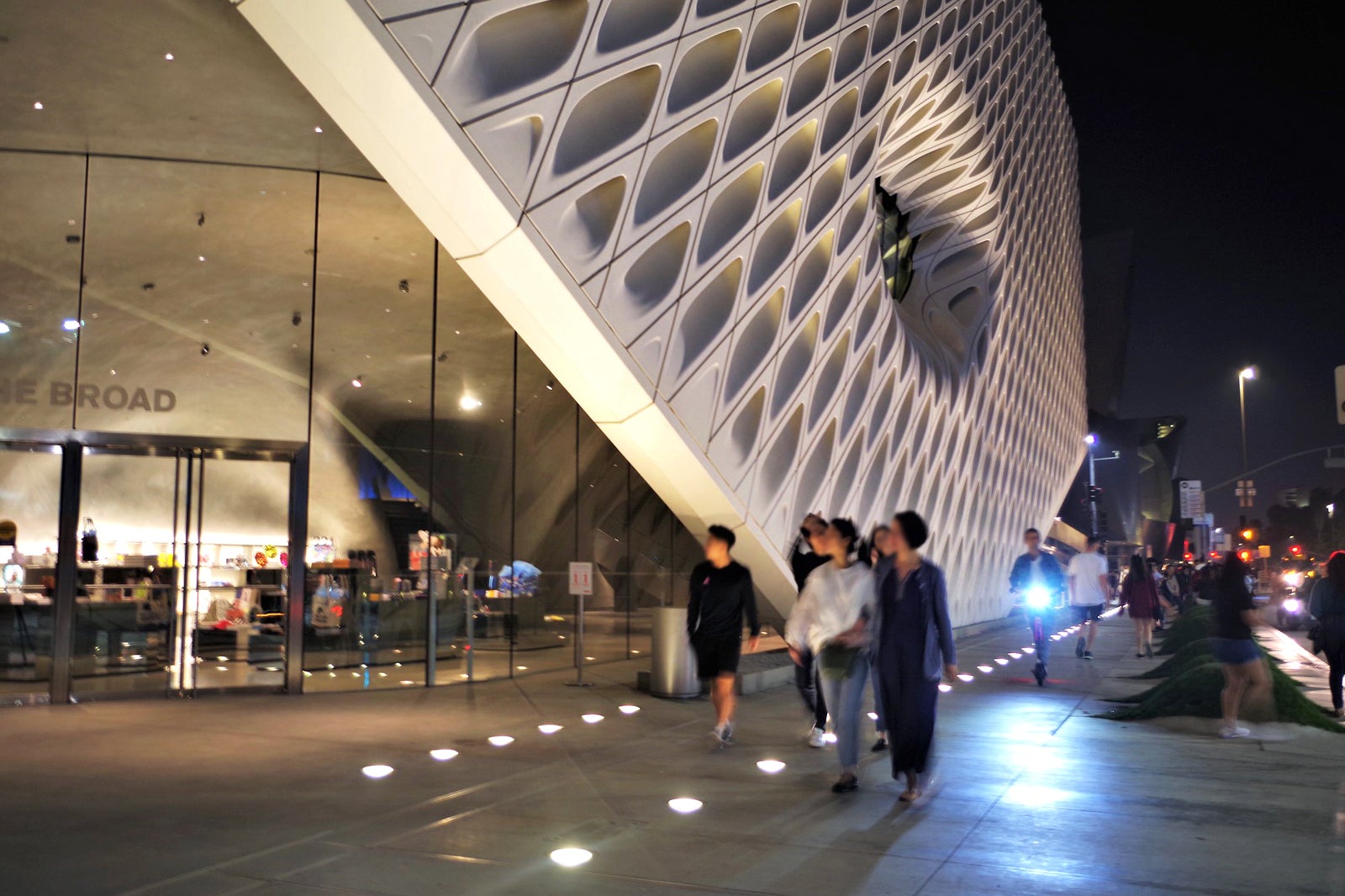 The Broad in Los Angeles - Visit a Celebration of Contemporary Art in ...