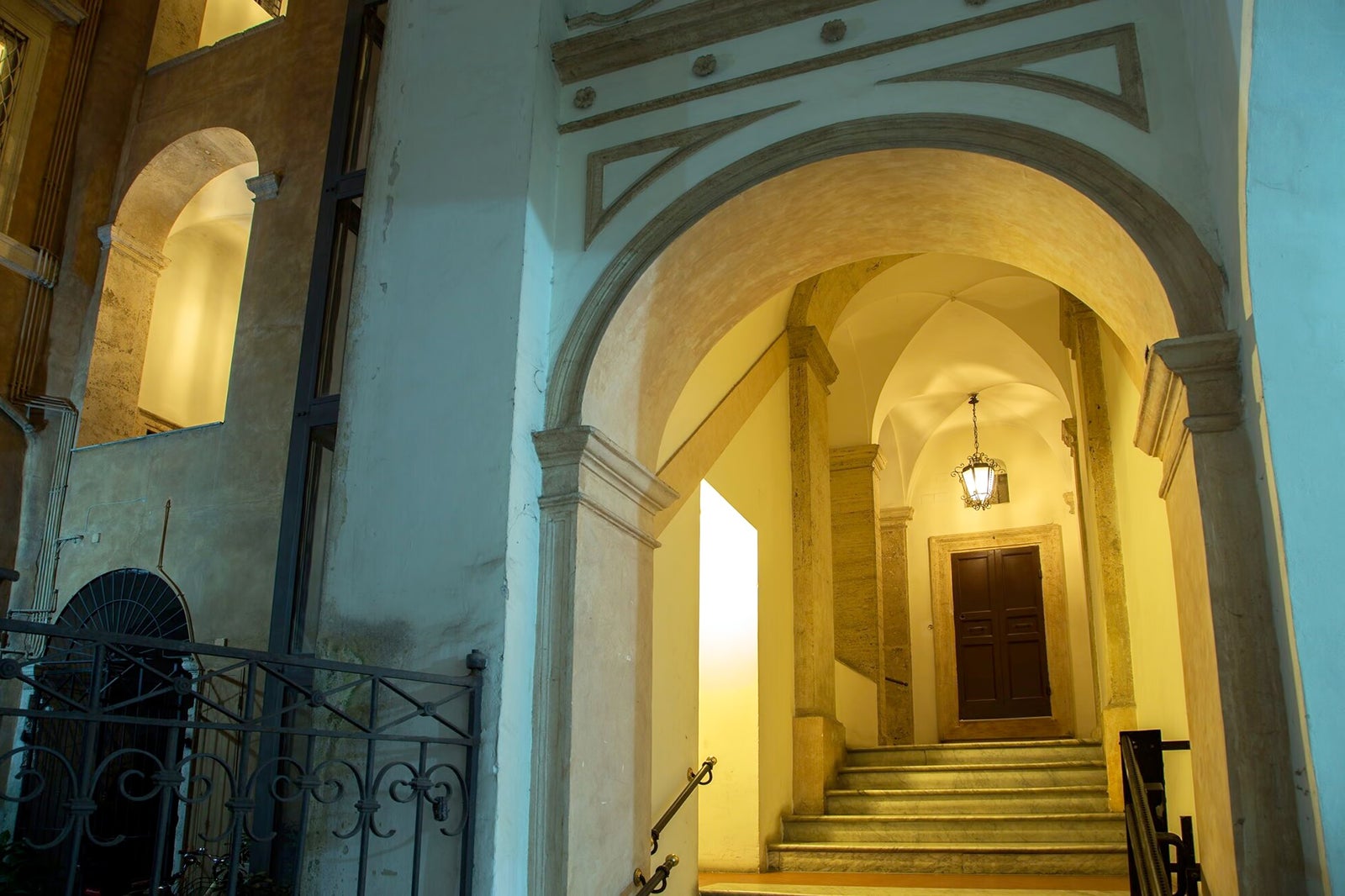 10 Haunted Places to Explore in Rome - What to Do in Rome that's ...