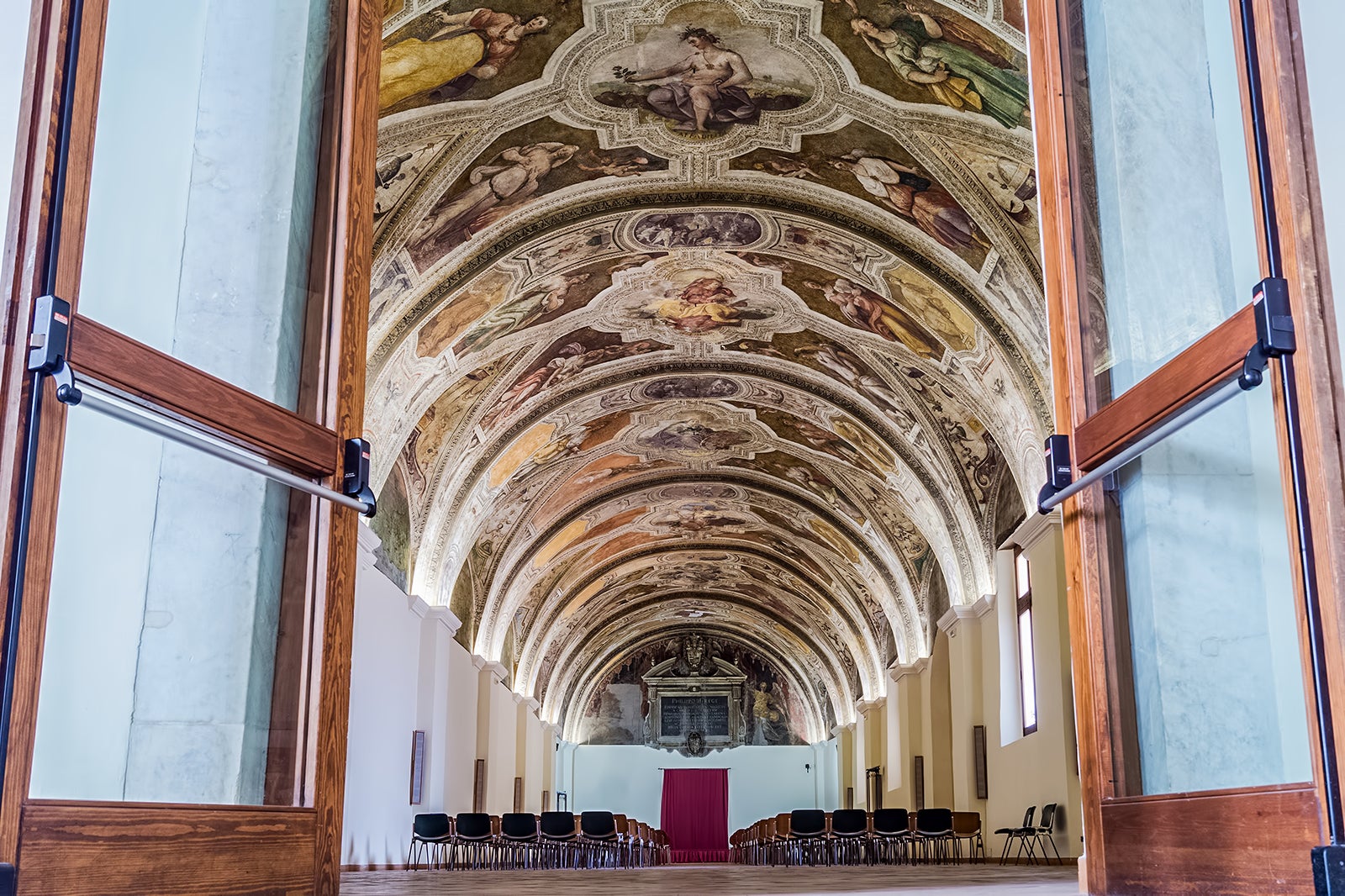 10 Iconic Buildings and Places in Naples - Discover the Most Famous ...