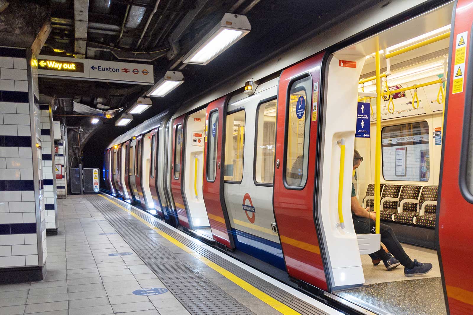 10 Main Tube Stations in London - What Are the Best Attractions to ...