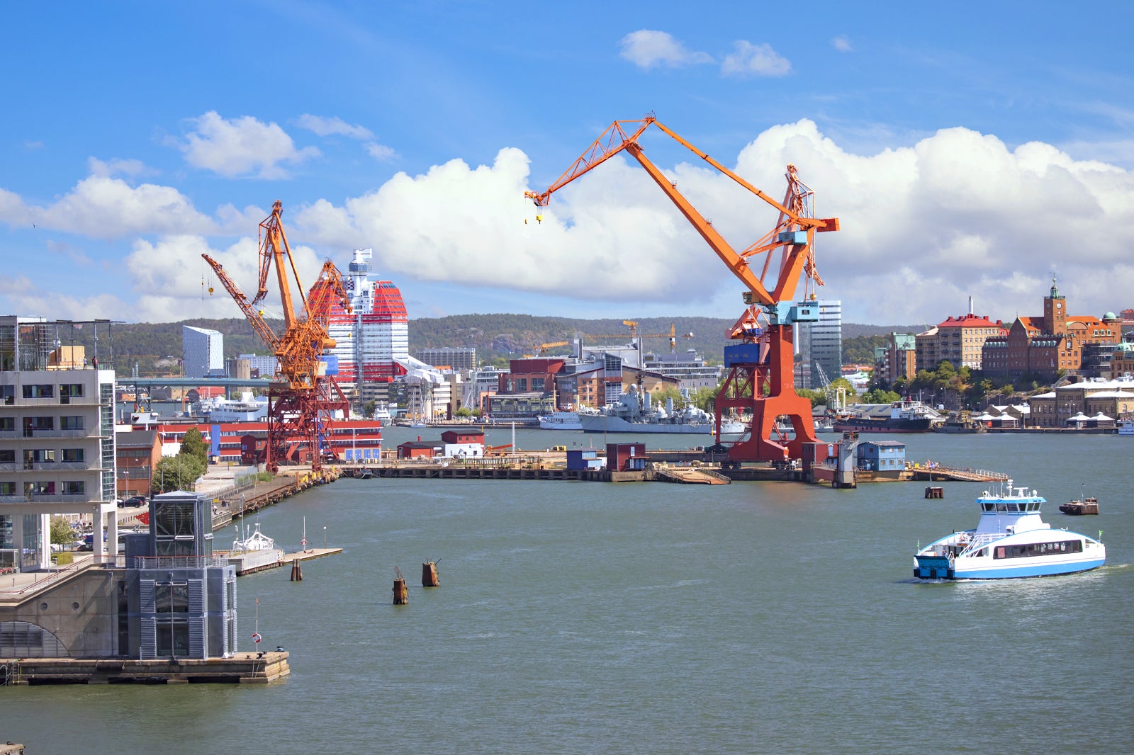 Göteborgs hamn - En historisk och central hamn full av liv - Go Guides