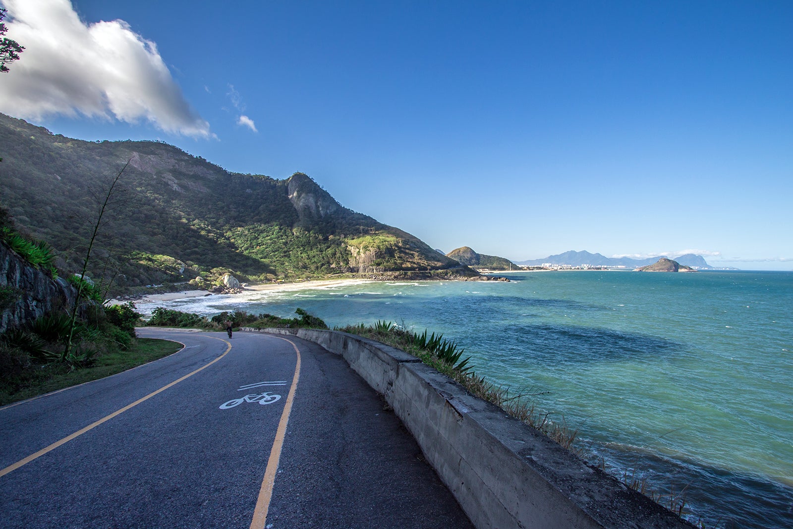 Prainha no Rio de Janeiro - A praia preferida pelos surfistas tem menos ...