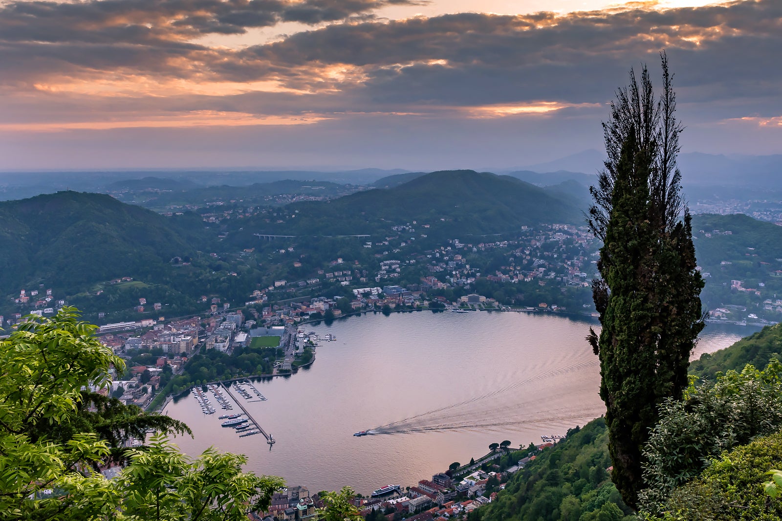 10 Best Things to Do After Dinner in Como - Where to Go in Como at ...