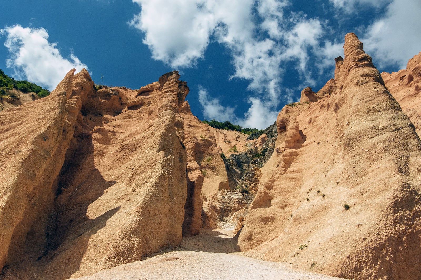 9 Unmissable Experiences in Marche - Marvels of Art and Nature Among ...