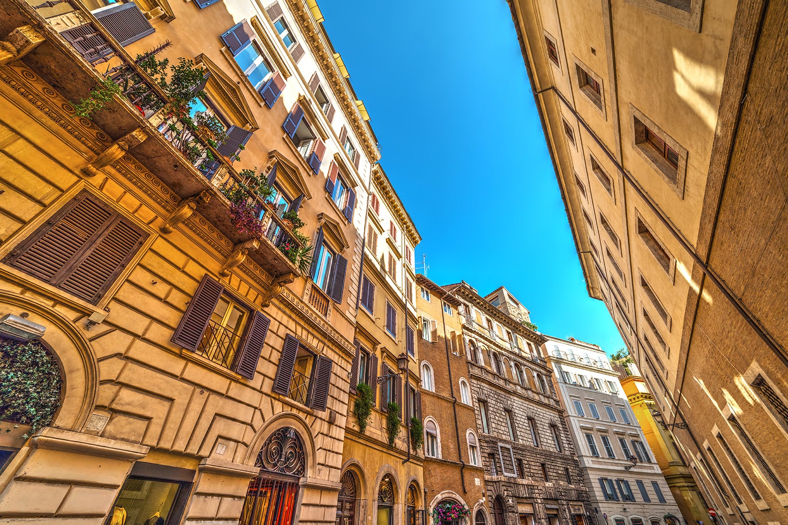 10 Haunted Places to Explore in Rome - What to Do in Rome that's ...