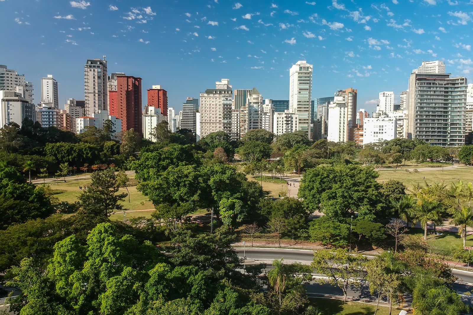 Itaim Bibi - Bairro de vida noturna dinâmica e restaurantes ...