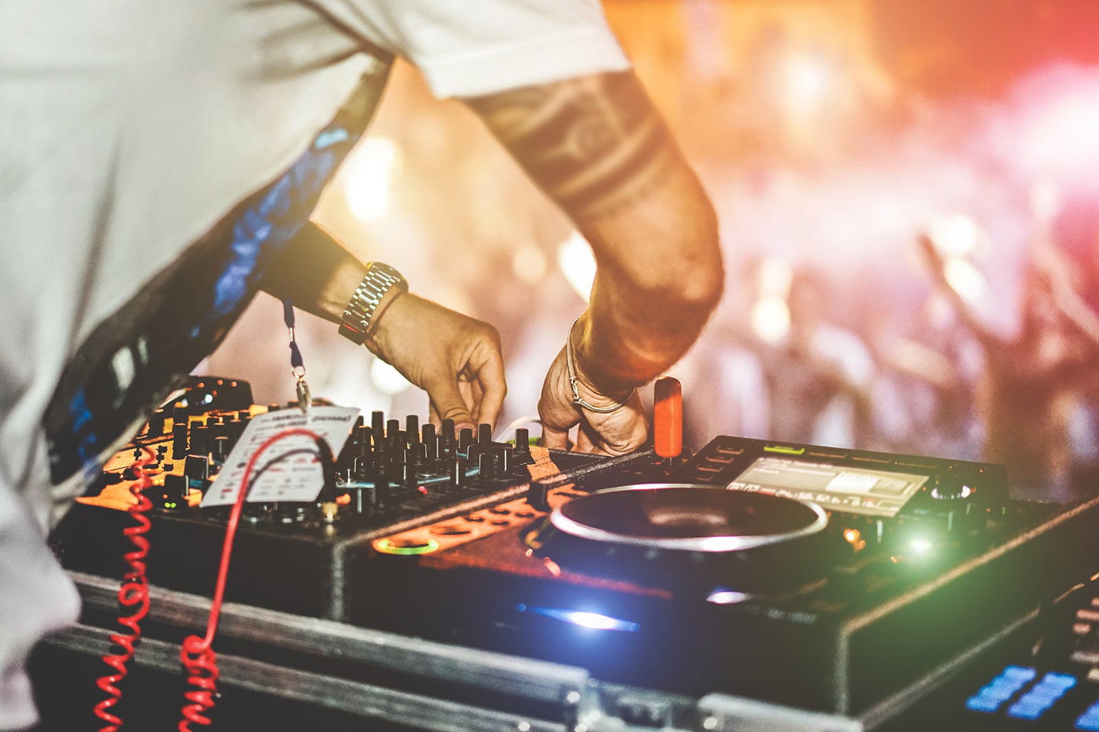 10 Best Bars, Live Music and Nightclubs in Koh Phangan - Where to Party ...