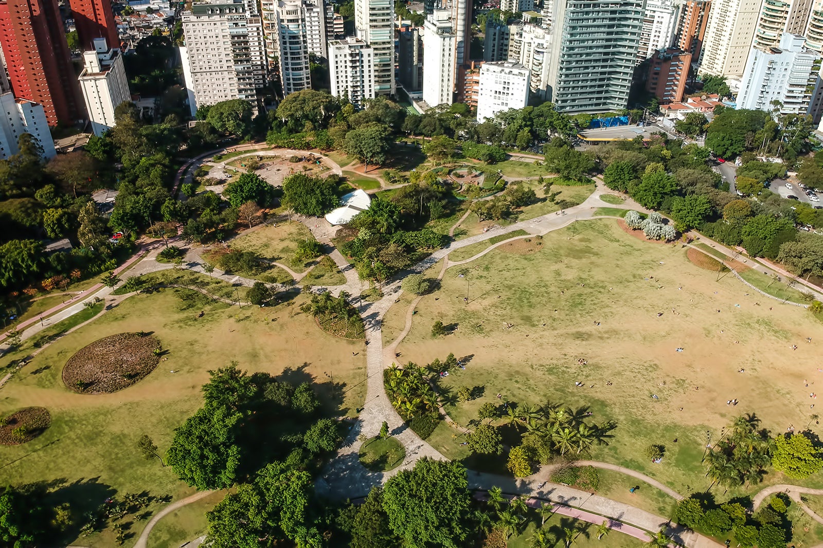 Itaim Bibi - Bairro de vida noturna dinâmica e restaurantes ...