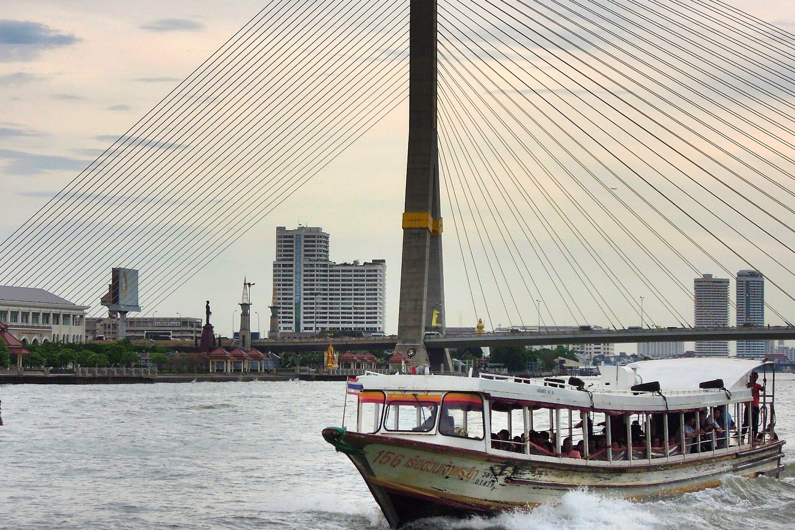 Chao Phraya River Pier Guide - Bangkok Waterways - Go Guides
