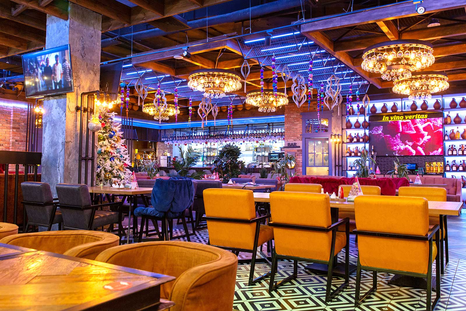 10 Best Bars and Clubs in Montreal - Where to Party at Night in ...