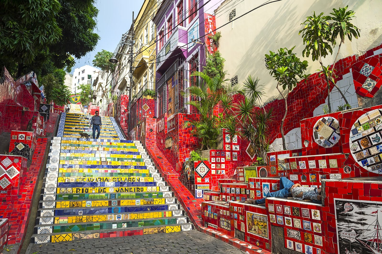 Bairro da Lapa no Rio de Janeiro - Muita agitação e música ao vivo na ...
