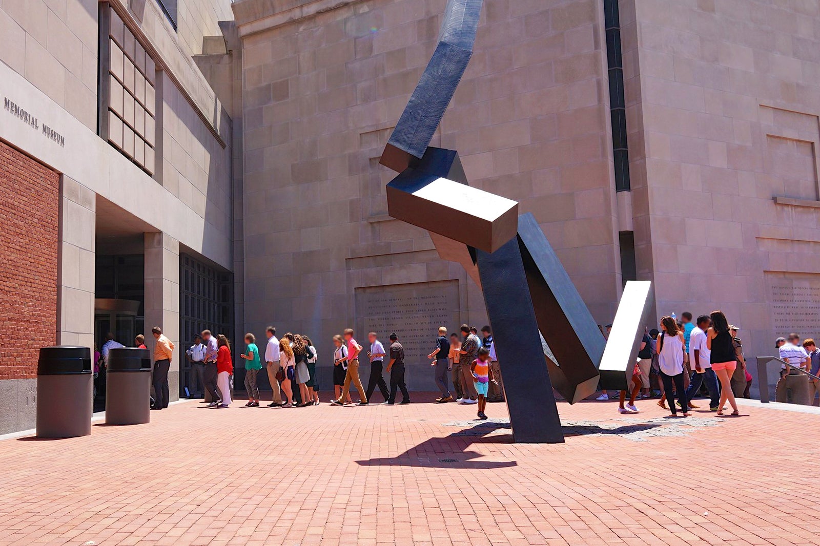 US Holocaust Memorial Museum in Washington DC - Visit a Museum ...