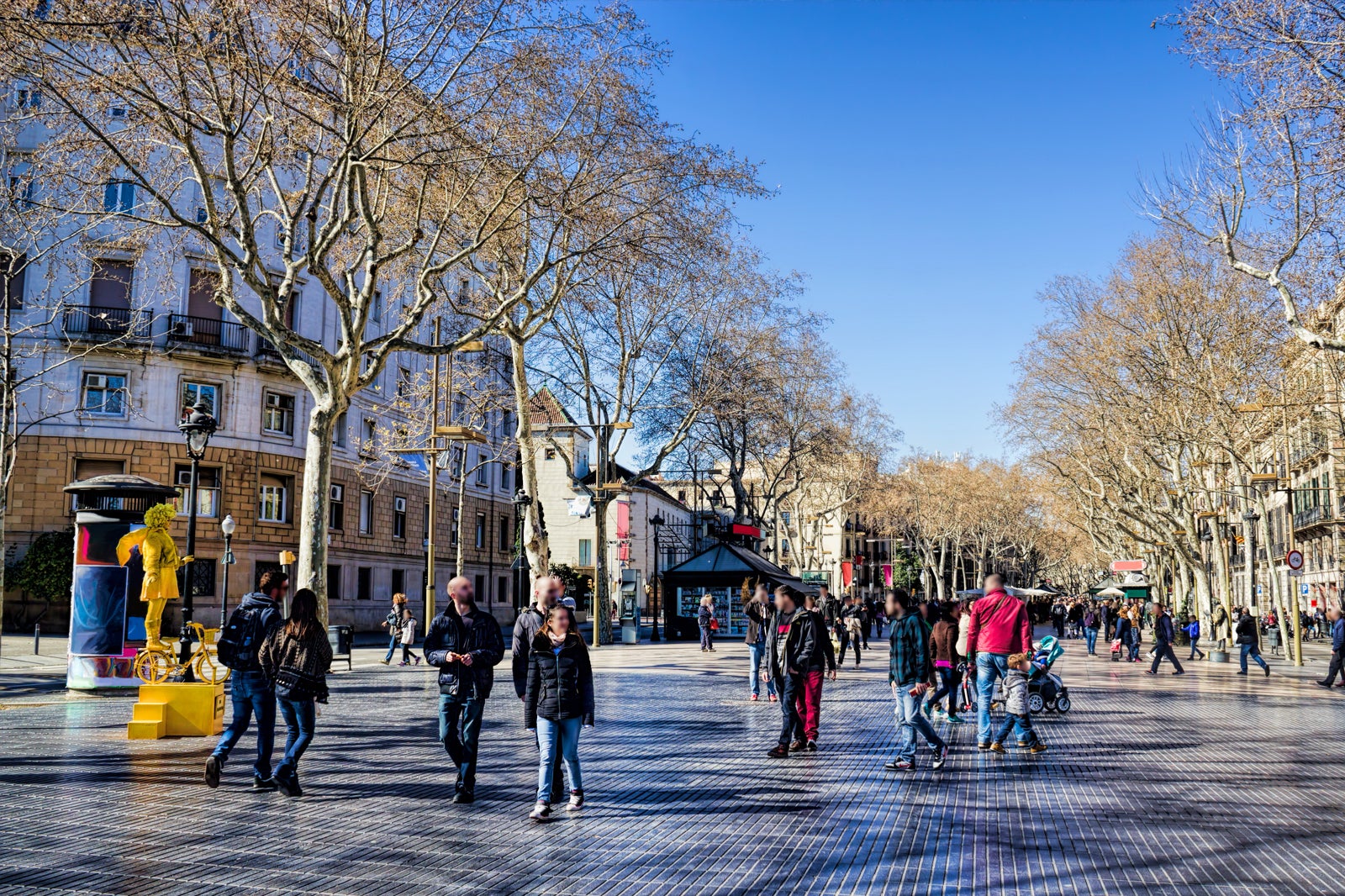 Las Ramblas in Barcelona - Walk and Shop the Heart of the City Center ...