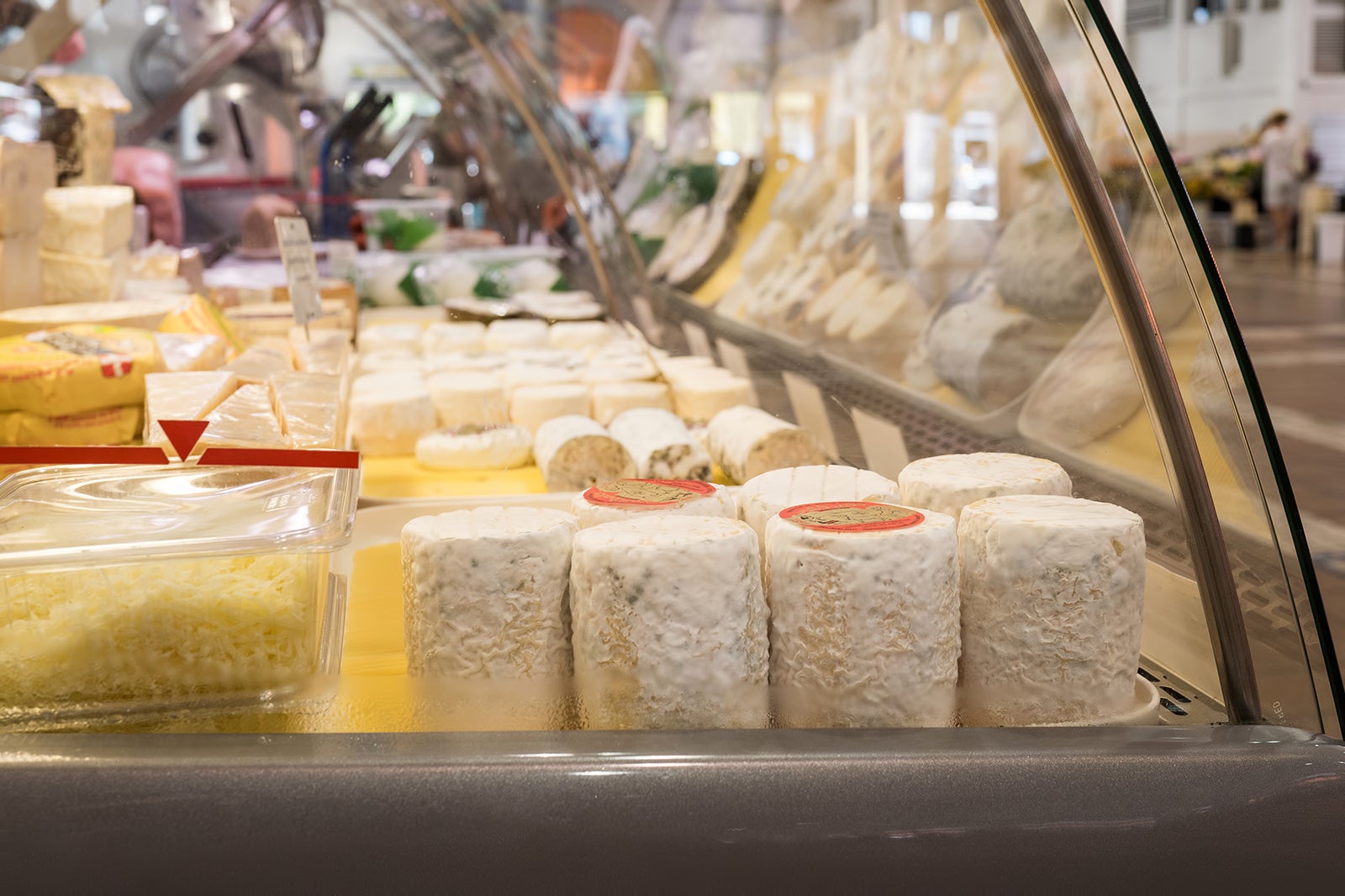 10 Best Markets in Montpellier - Where to Go Shopping Like a Local in ...