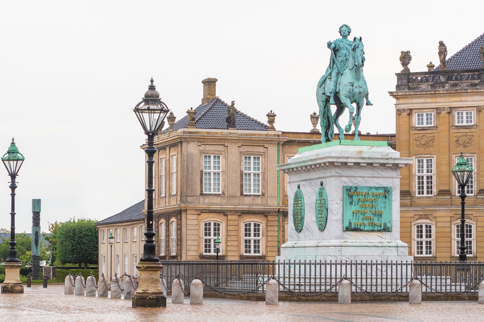 Amalienborg Slot i København - Tag på en royal tidsrejse i monarkiets ...