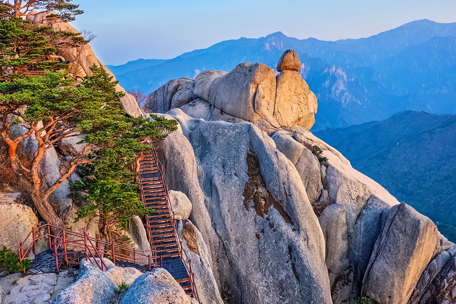 10 Best Things to Do for Couples in Goseong - What to Do on a Romantic ...