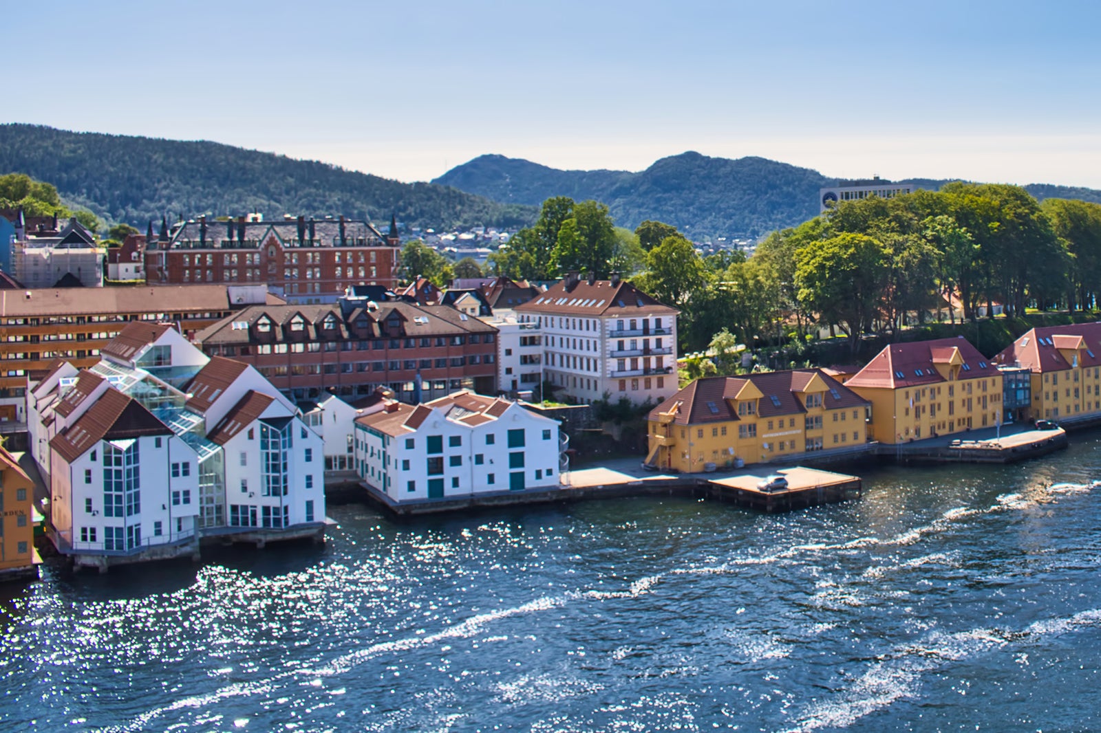 Nordnes i Bergen - En fredelig sentrumsbydel med trehus, kultur, park ...
