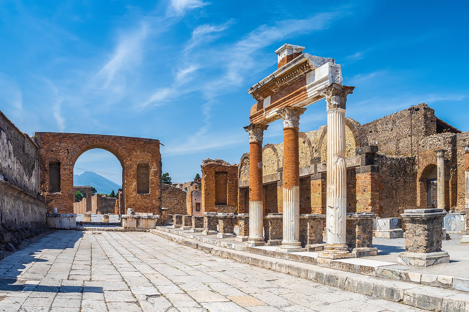 10 Iconic Buildings and Places in Naples - Discover the Most Famous ...