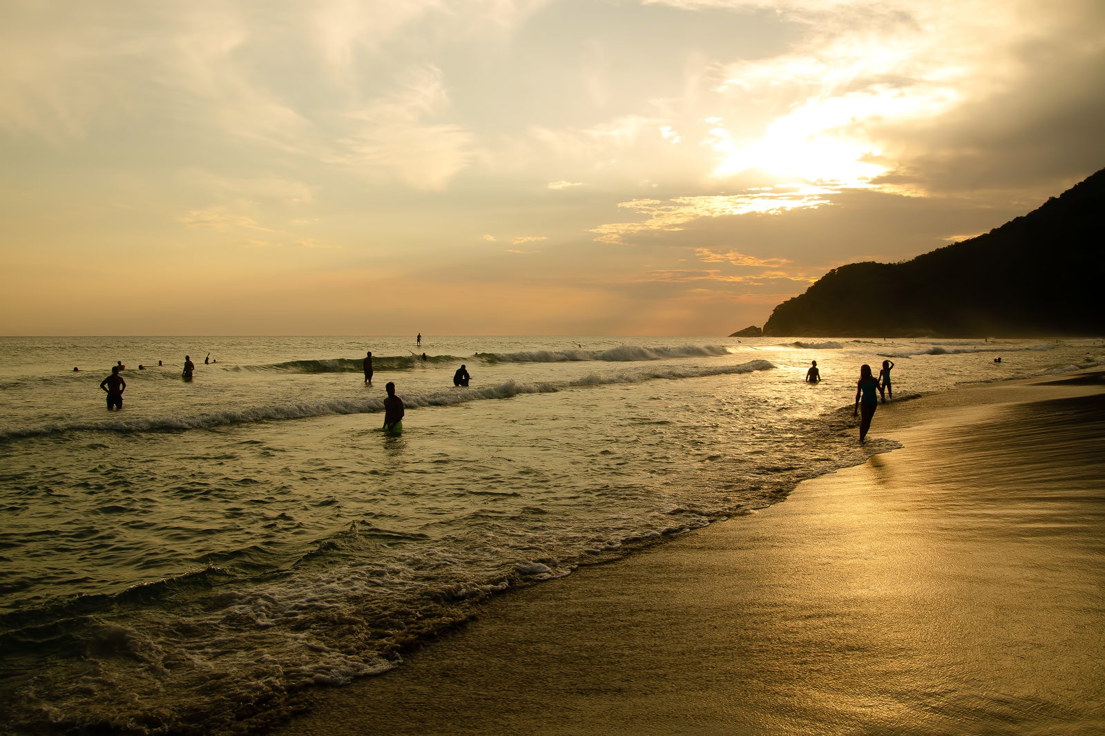 Praia de Maresias - O recanto do surfe no Litoral Norte de São Paulo ...