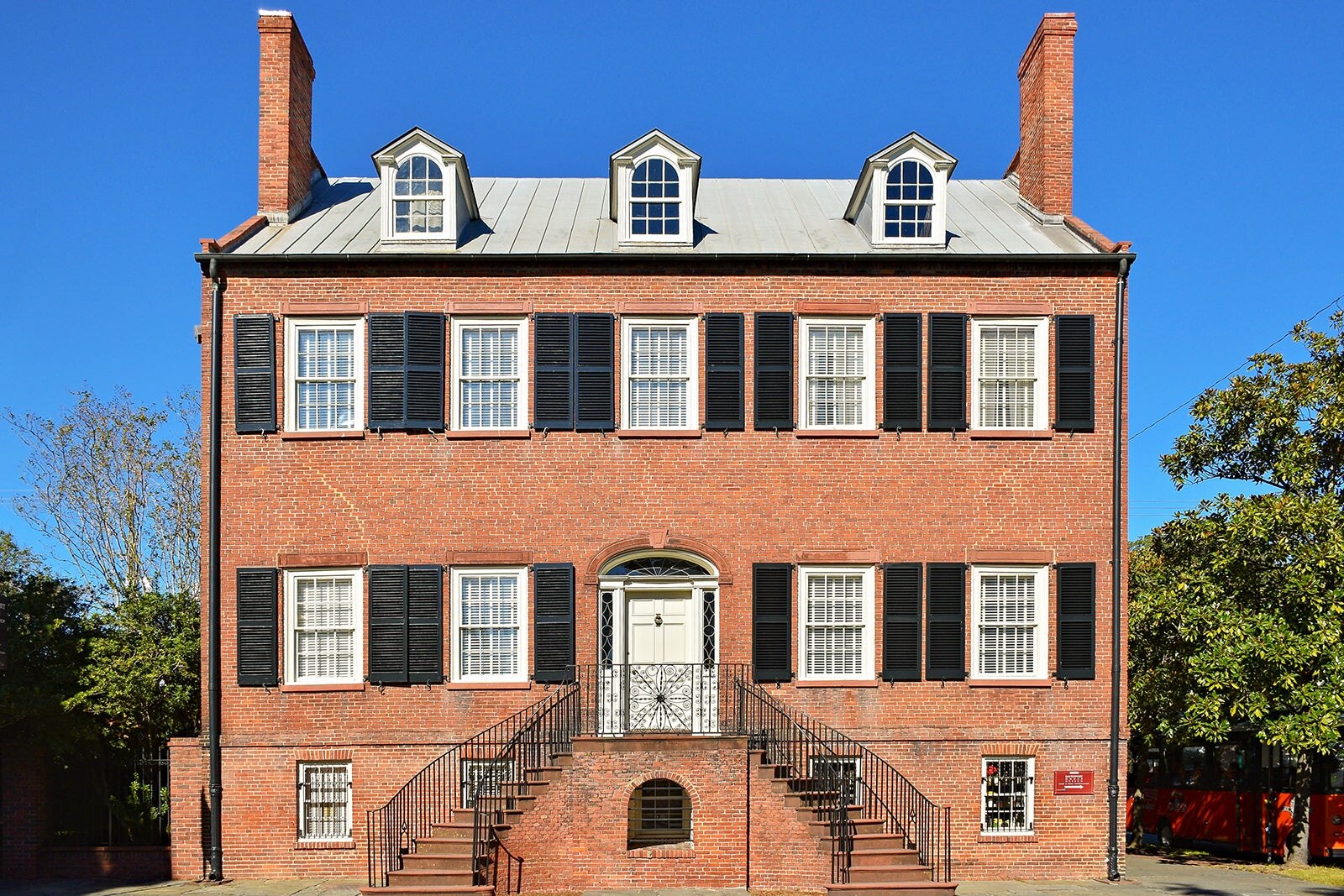 10 Haunted Places to Explore in Savannah - What to Do in Savannah that ...