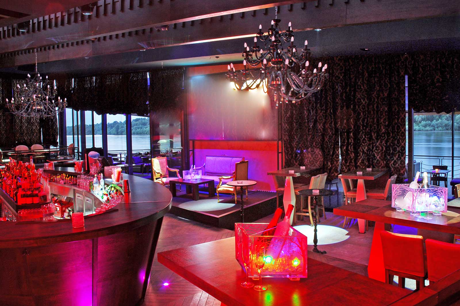 10 Best Bars and Clubs in Montreal - Where to Party at Night in ...