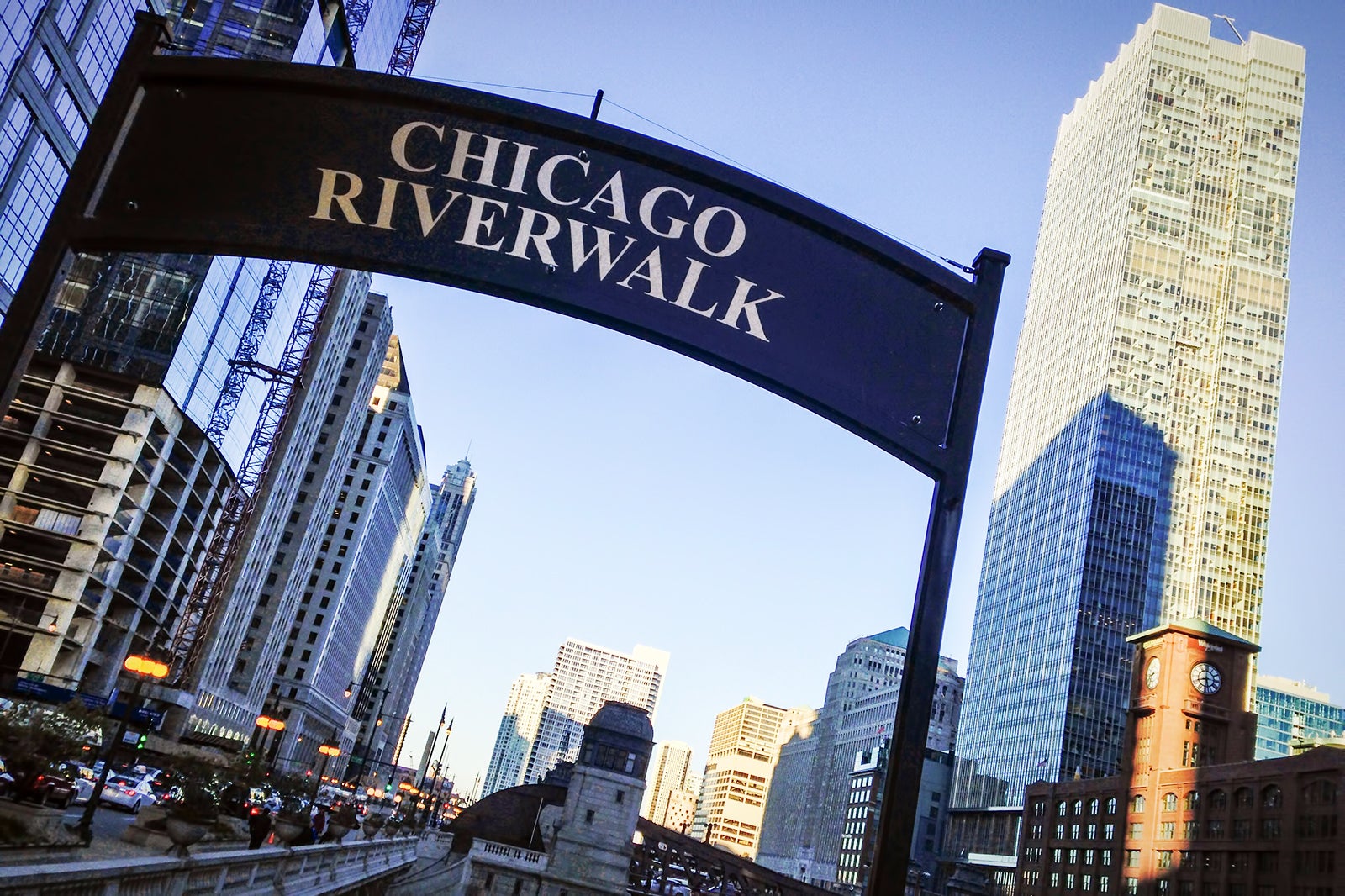 Chicago Riverwalk - The City’s Urban Green Oasis – Go Guides