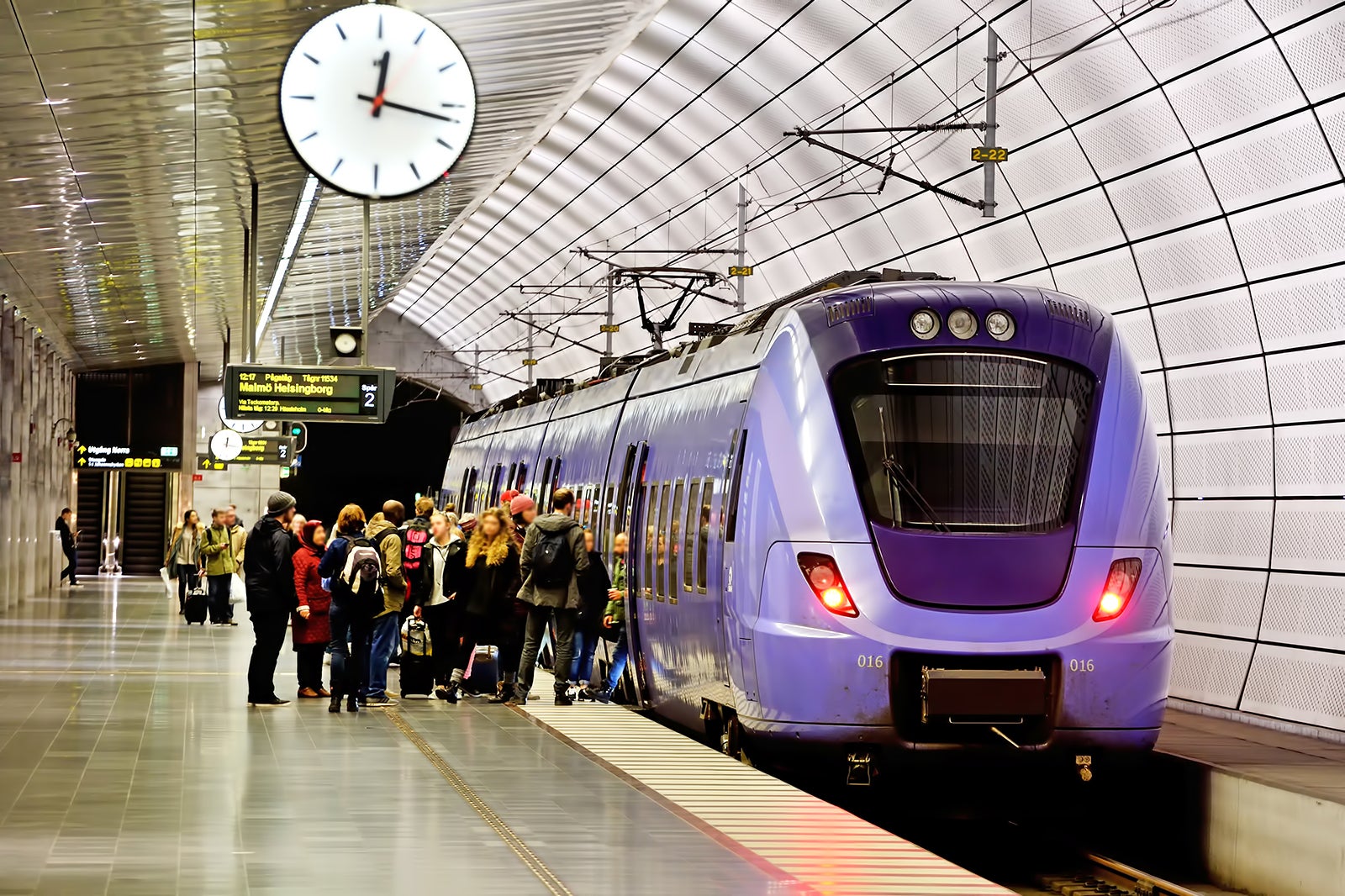 Triangeln i Malmö - Känn pulsen i megagallerian och den underjordiska ...