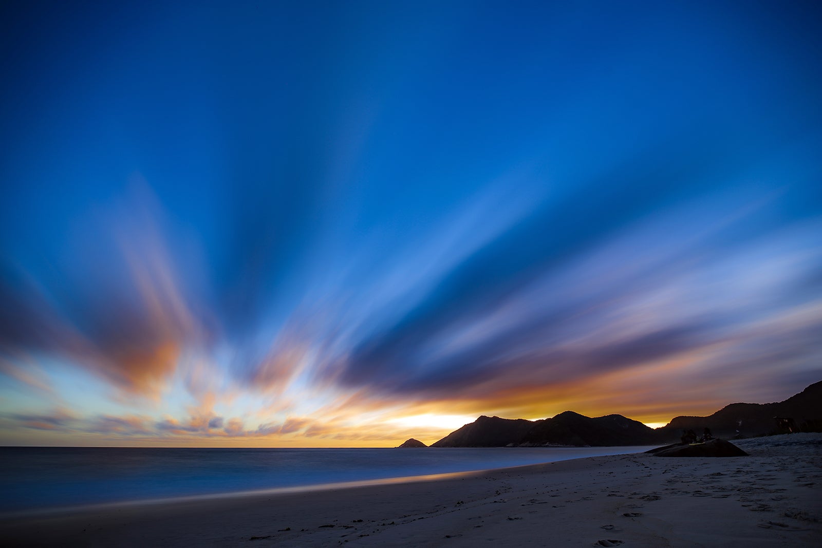 Praia de Grumari no Rio de Janeiro - Refúgio paradisíaco frequentado ...