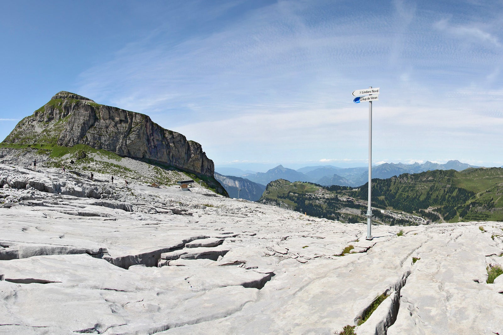 The 10 Most Beautiful Natural Sites in the French Alps - Recharge Your ...