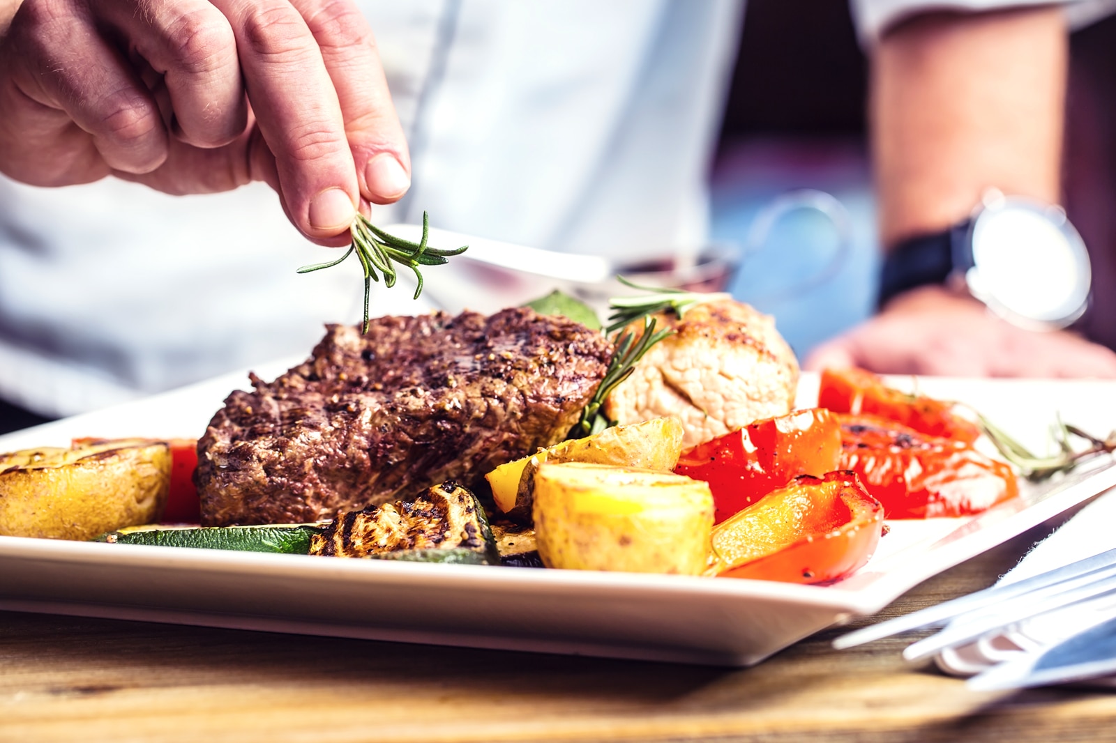 10 restaurantes imprescindibles en París - Descubre dónde probar la ...