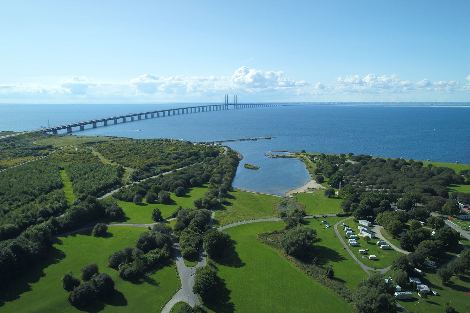 Limhamn i Malmö - 1800-tal möter modern nutid i strandnära stadsdel vid ...
