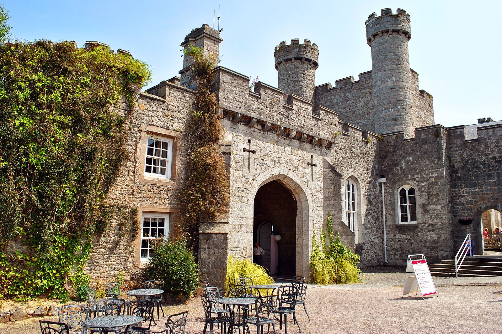 7 Castle Hotels in Wales with an Epic Story - Iconic Welsh Castles You ...