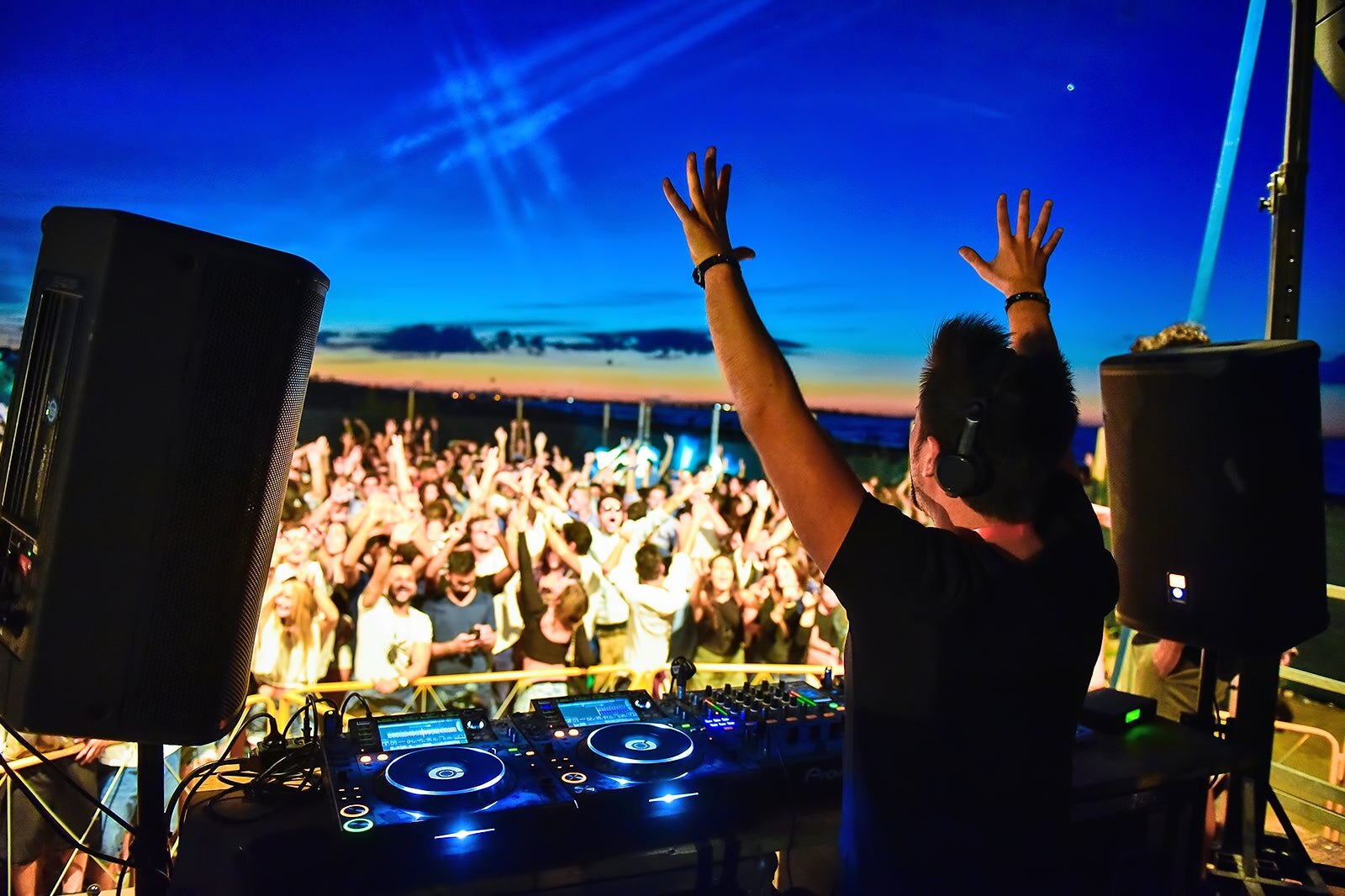 10 melhores lugares para curtir a noite em Maresias - Baladas em clima ...