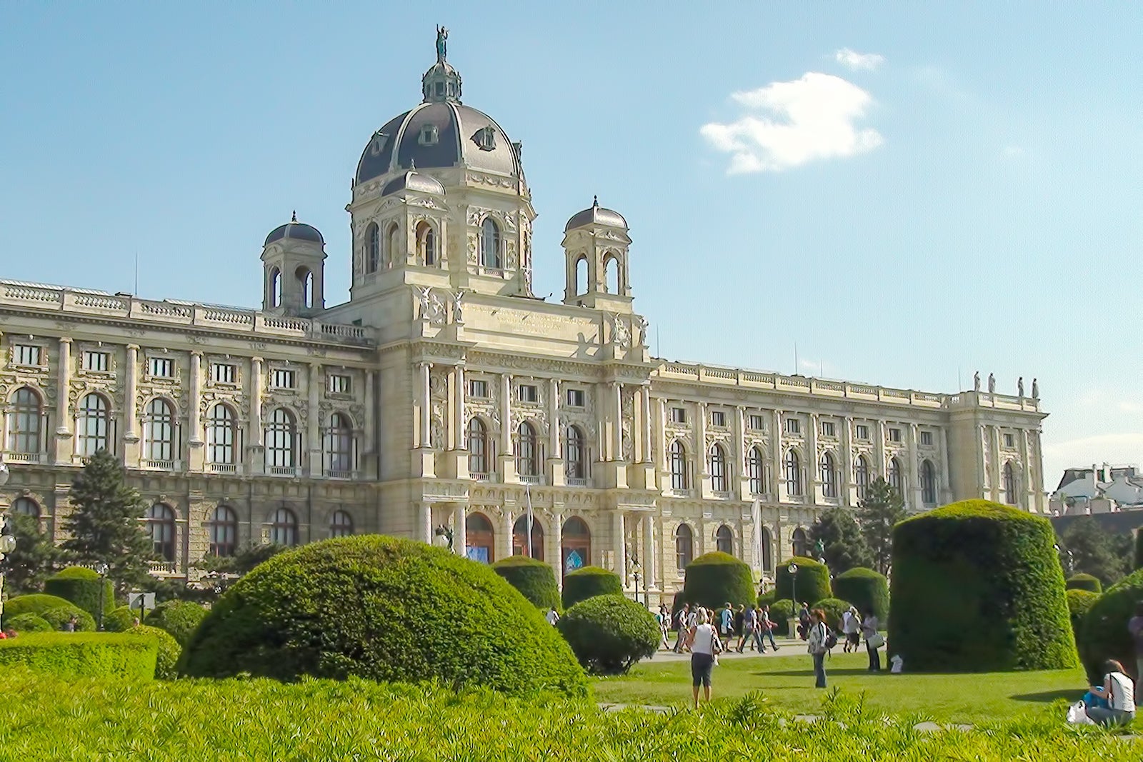 10 Most Popular Neighbourhoods in Vienna - Where to Stay in Vienna ...