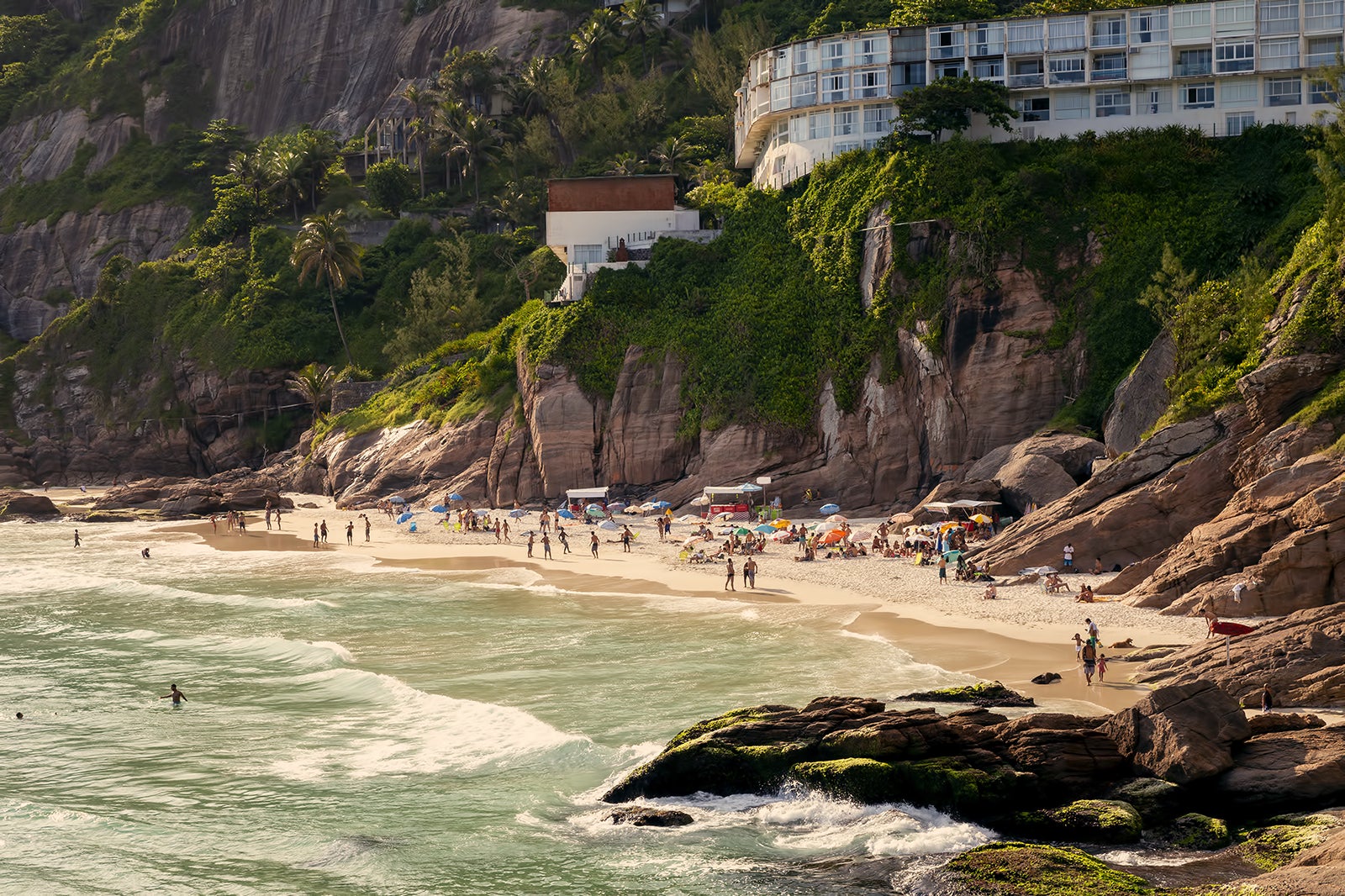Praia da Joatinga no Rio de Janeiro - Uma praia descolada escondida na ...