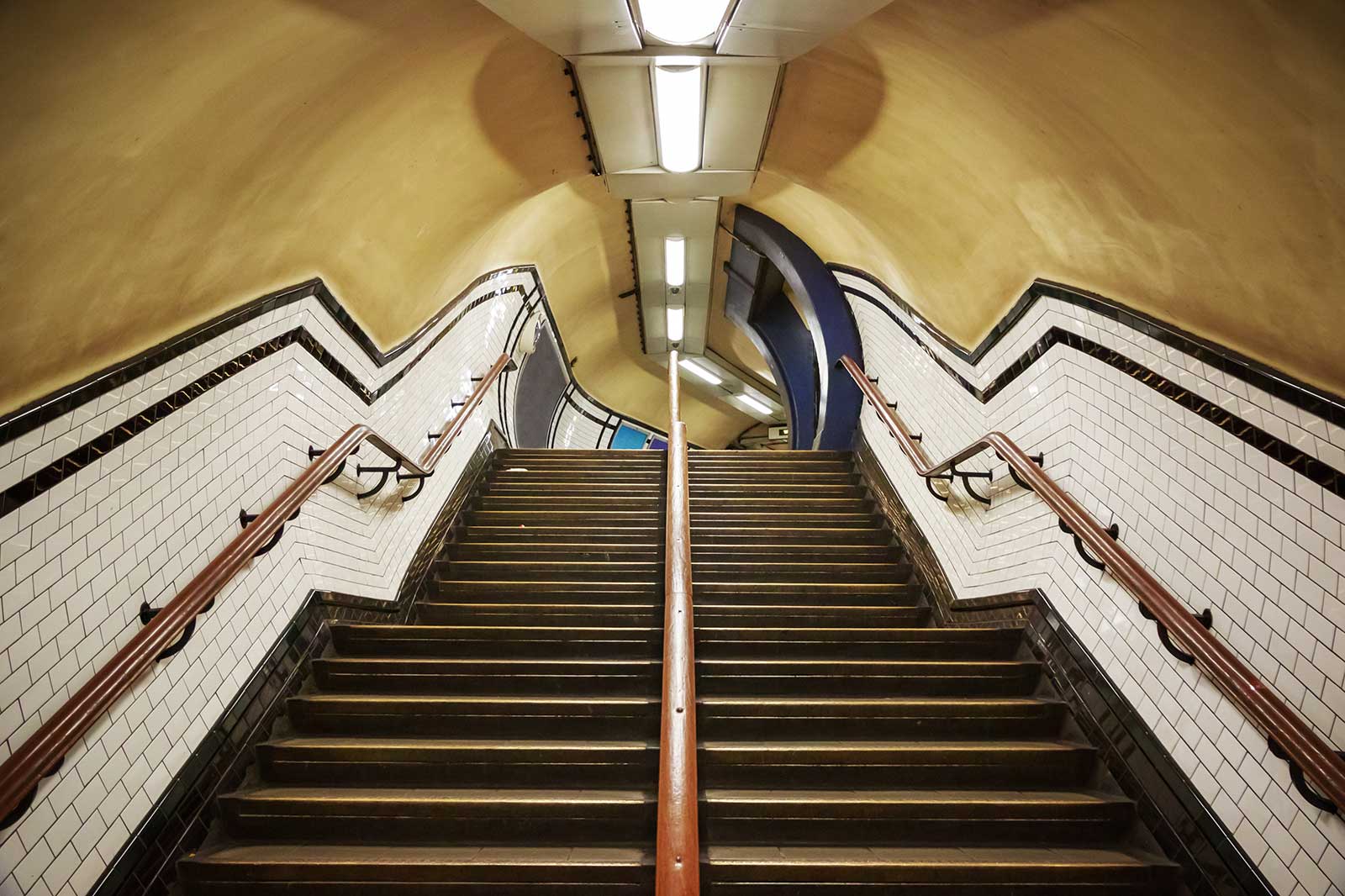 10 Main Tube Stations in London - What Are the Best Attractions to ...