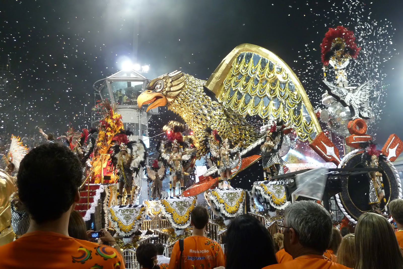 Carnaval de São Paulo - Foliões de todas as idades se divertem nos ...