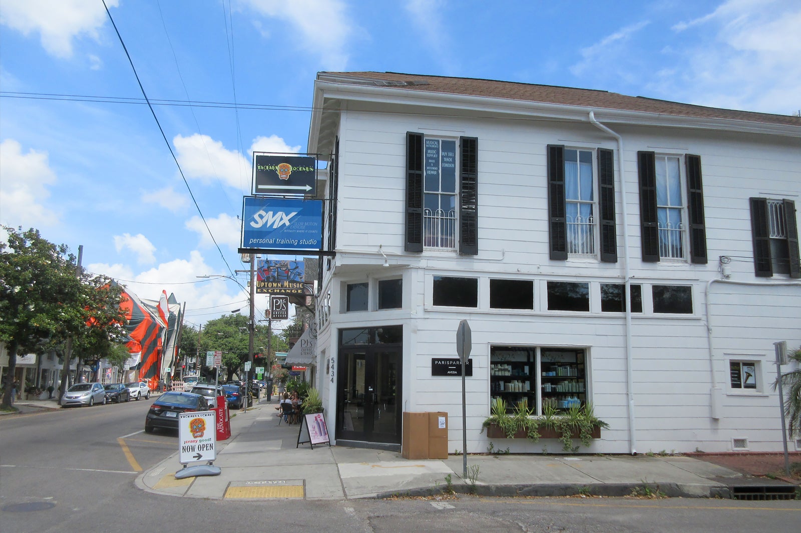 Magazine Street in New Orleans - A Popular Shopping Street along the ...