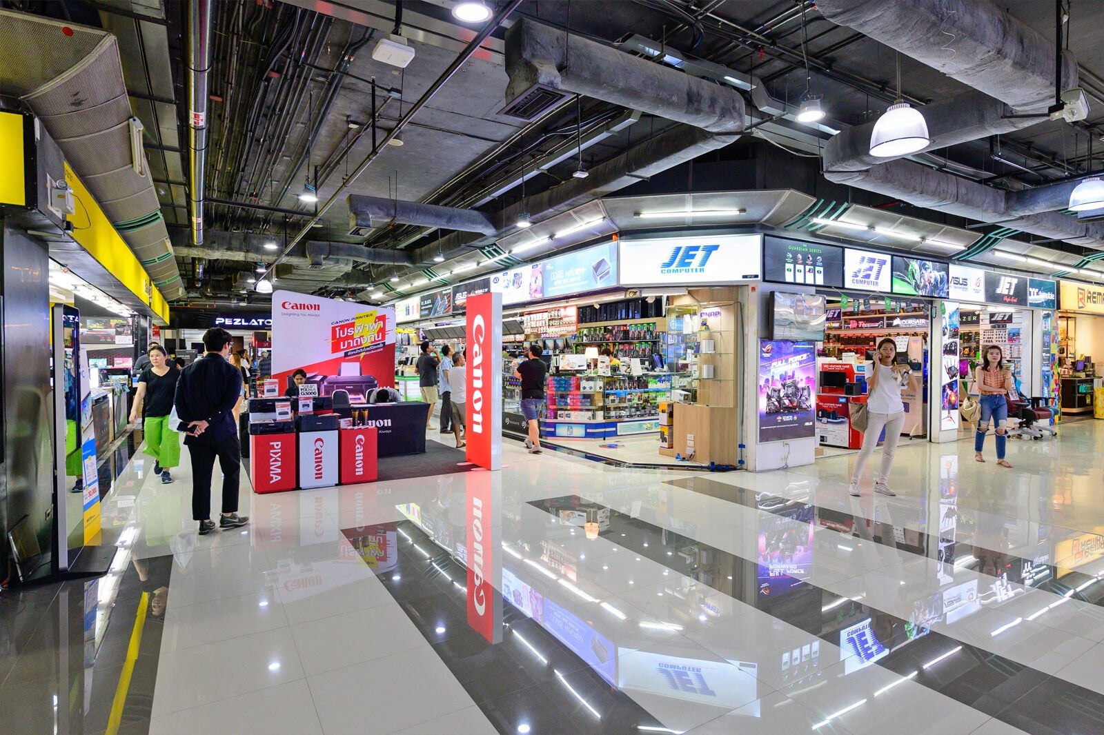 Shopping in Ratchadaphisek - Ratchadaphisek travel guide - Go Guides