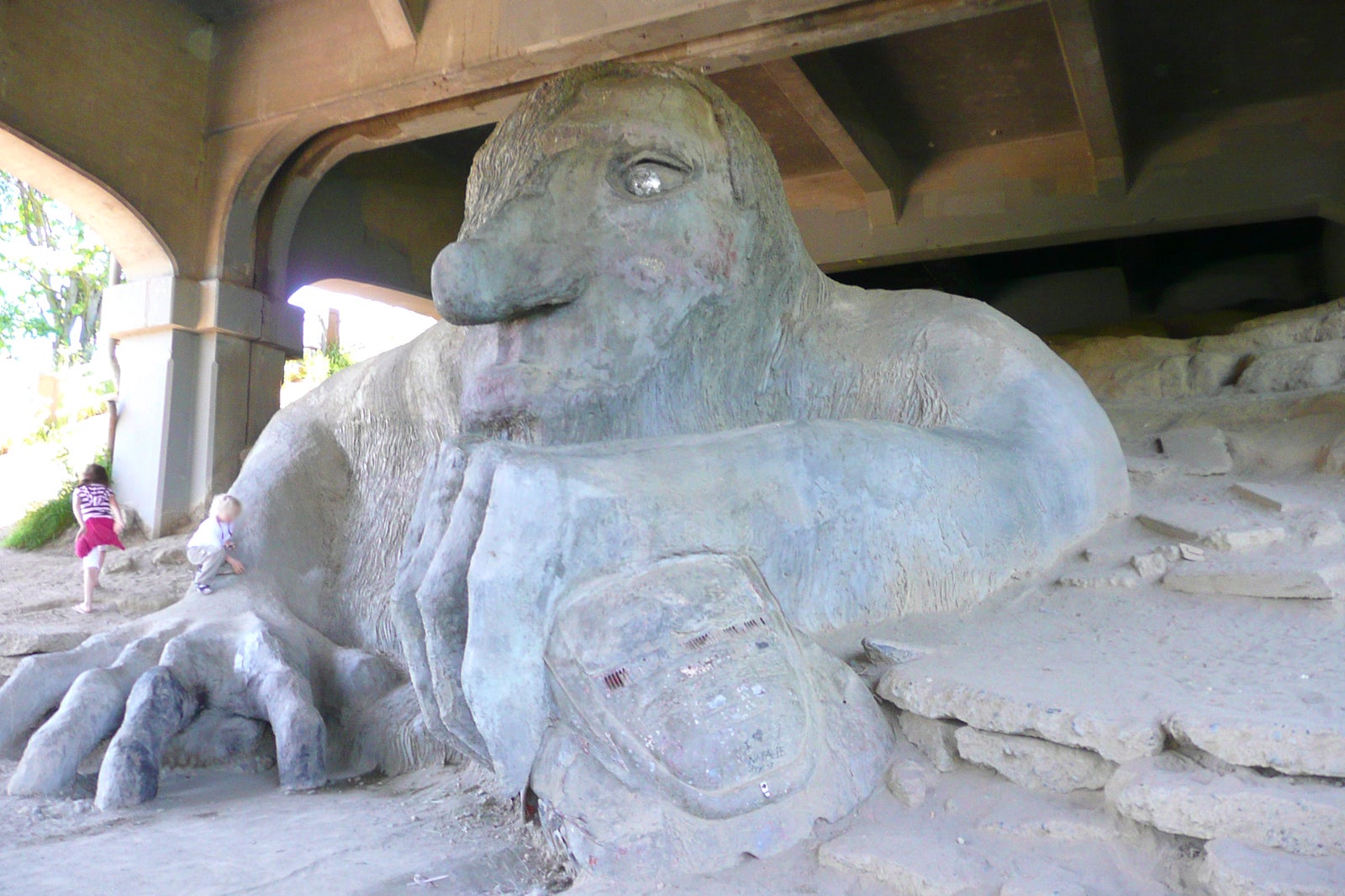 Fremont Troll in Seattle - See the Famous Creature Under the Bridge ...