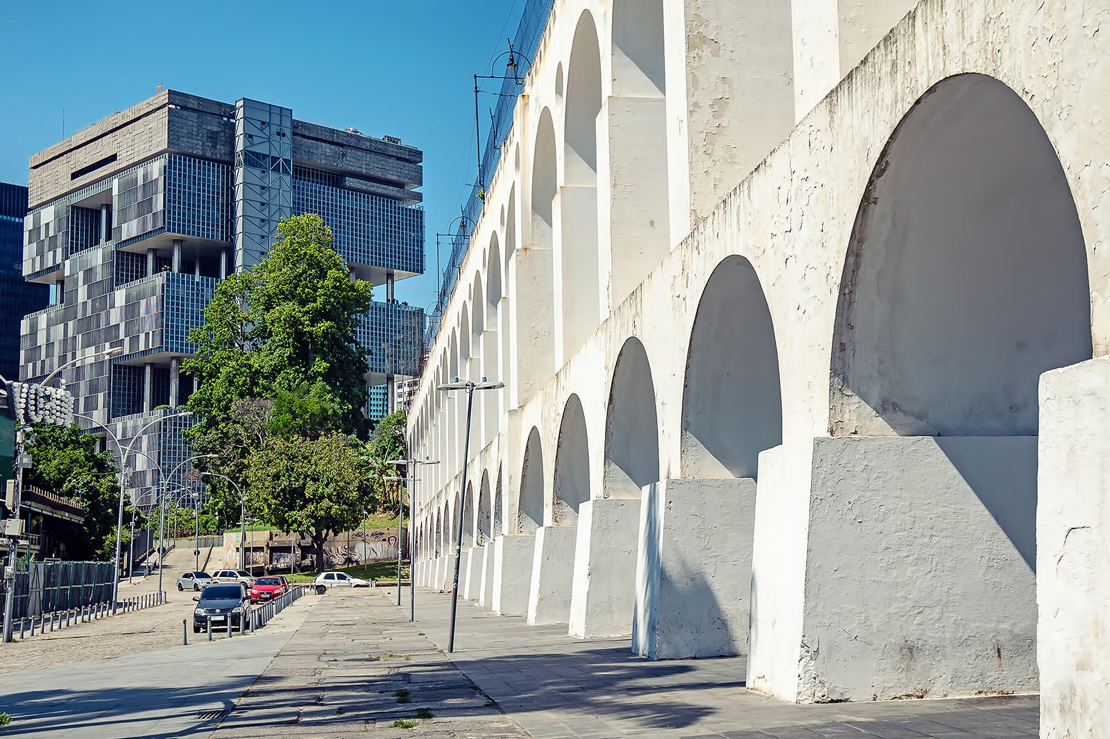 Avenida Mem de Sá no Rio de Janeiro - O berço do charme carioca - Go Guides